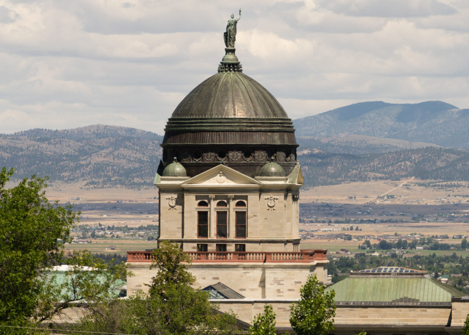 Montana Becomes First State to Enshrine ‘Right to Compute’ Into Law ...